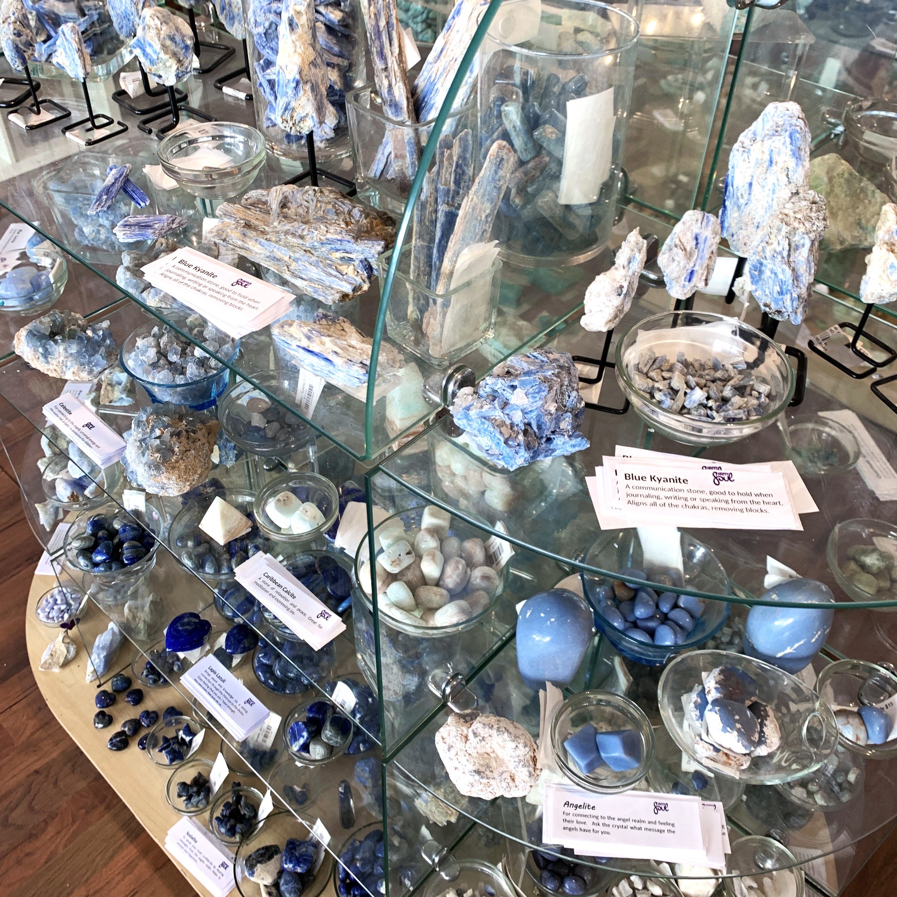 The Serenity and Wisdom of Blue Crystals 💎 – Happy Soul Online